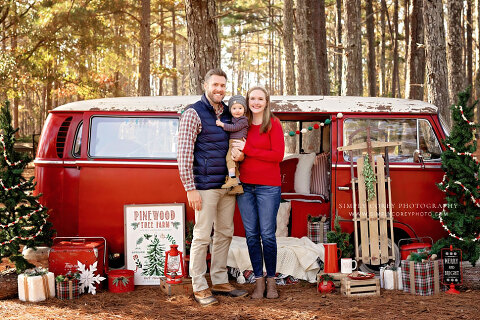 Atlanta Christmas VW Bus Mini Session | Outdoor Holiday Portraits