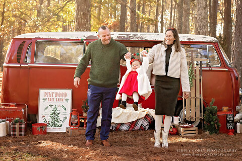 Atlanta Christmas VW Bus Mini Session | Outdoor Holiday Portraits